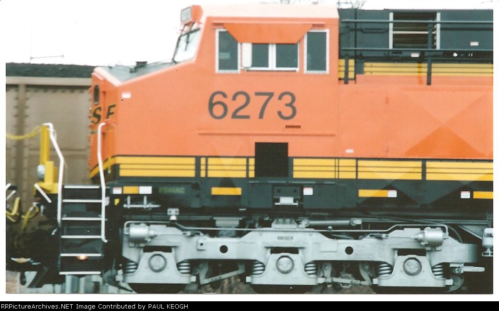 Close up of the cab of BNSF 6273 at Cushman Junction as she roll west.